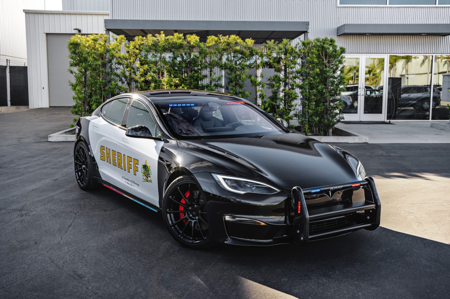 Tesla’s Model S Plaid Makes Debut as Police Cruiser with Custom Build ...
