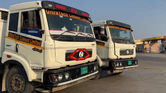 Reyes Beverage Group Deploys 29 Freightliner eCascadia Electric Semi ...