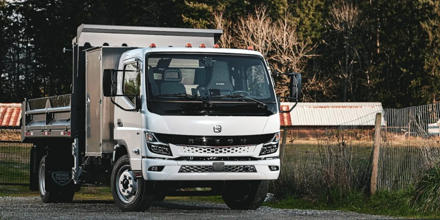 Canada's First Medium-Duty Electric Dump Truck Rolls Out, Villamar ...