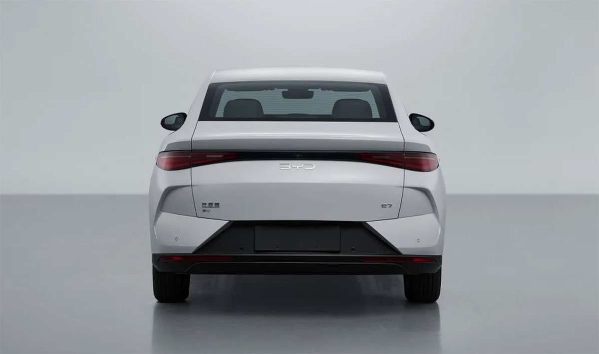 BYD Teases New e7 Electric Sedan Amid Wave of Model Launches