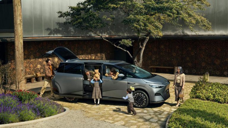 Xpeng Launches 2025 X9 Electric MPV with Enhanced Features and Starting Price of $49,900