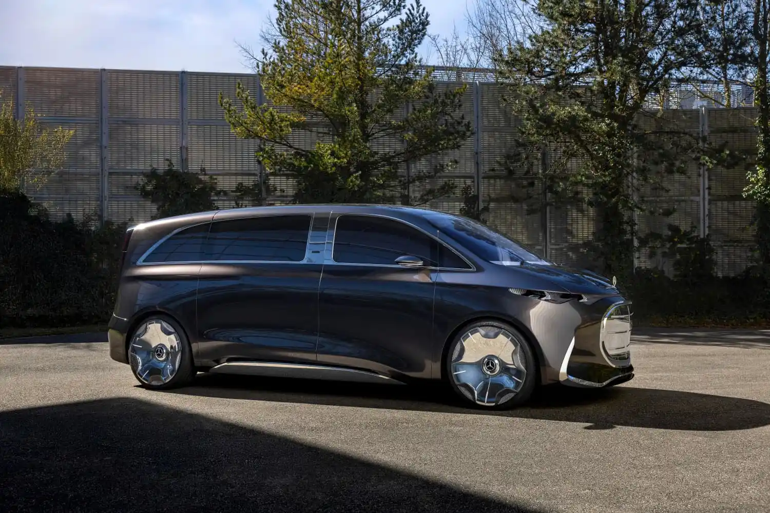 Mercedes Unveils Vision V, an Ultra-Luxury Electric Van Previewing ...