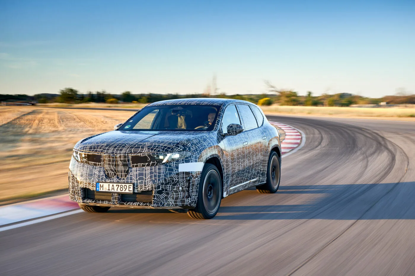 BMW to Debut Neue Klasse-Based iX3 with 800V Charging, Bidirectional Capabilities and 800 km Range