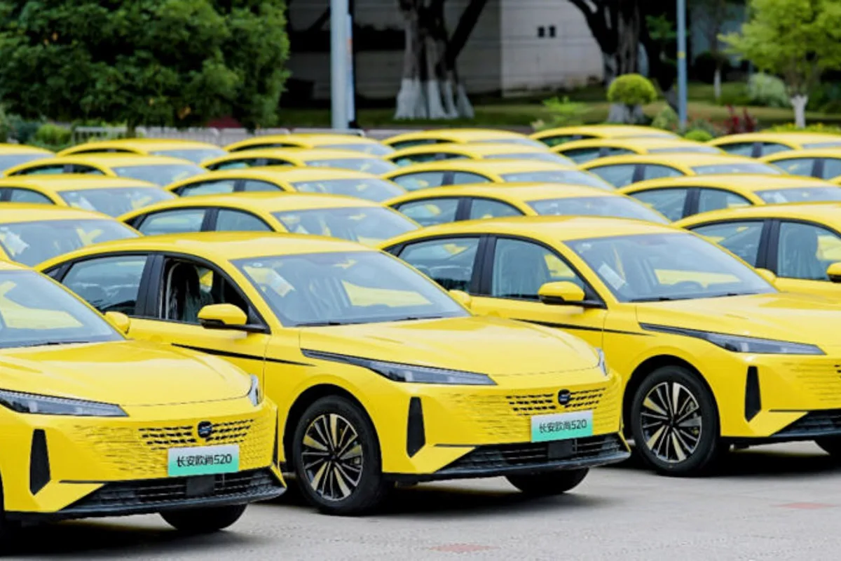 China's First CATL Choco-SEB Battery Swap EVs Hit the Road with Changan ...