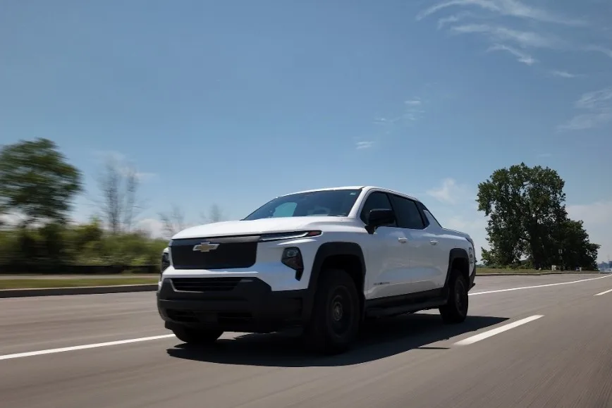 Chevrolet Silverado EV Sets New World Record With 1,059-Mile Single ...