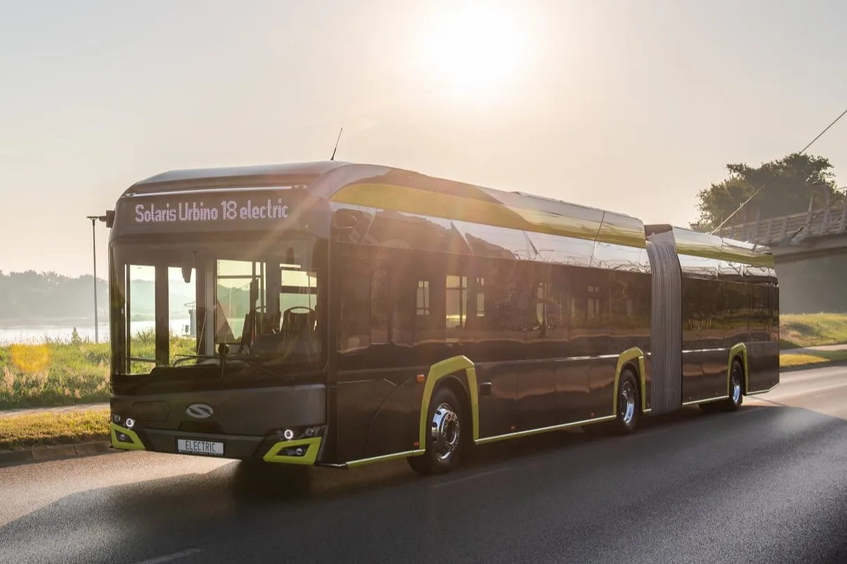 Leipzig Orders 40 Solaris Articulated Electric Buses to Replace Diesel ...
