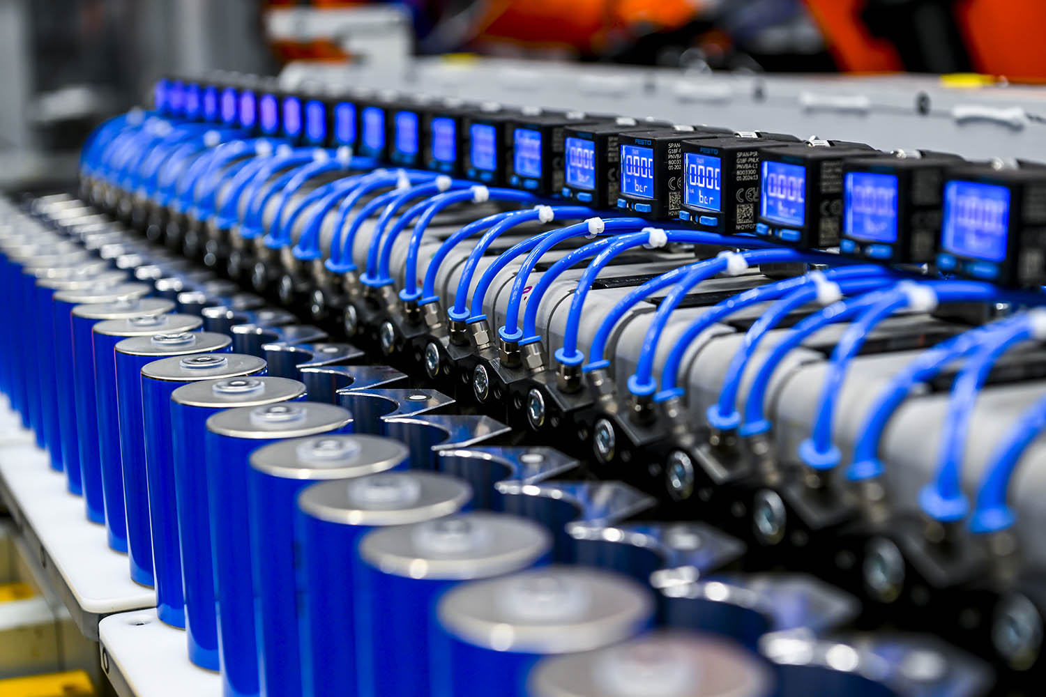 Global Battery Price Decline Moderates After 8% Drop in 2025, Says ...
