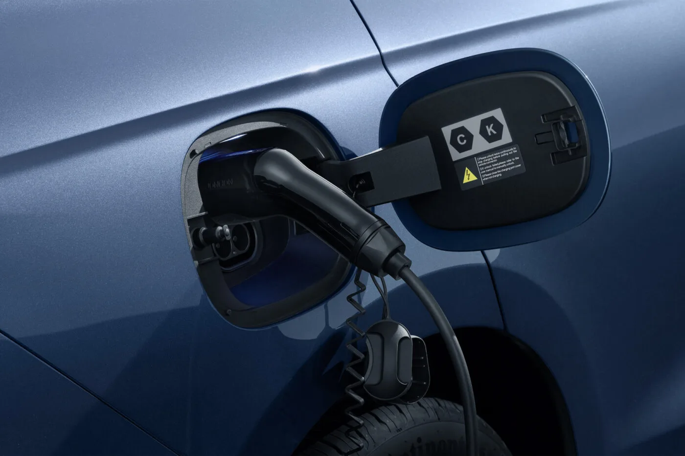 BYD To Launch 1,000 kW ‘Flash Charging’ In Europe With Single-Cable CCS ...