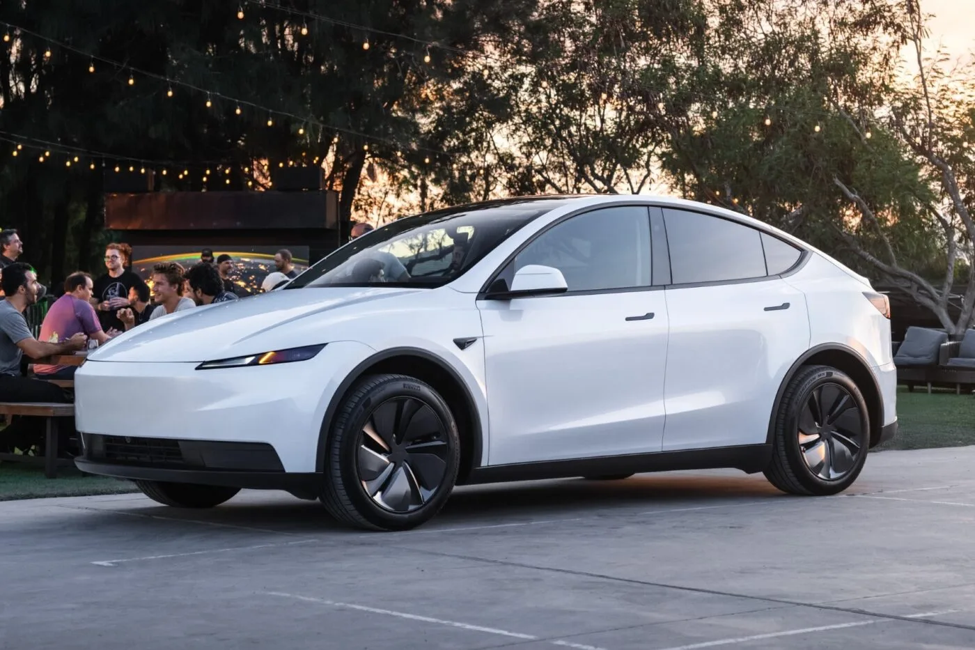 Tesla Updates China-Made Model Y With Higher-Resolution Screen, Keeps ...