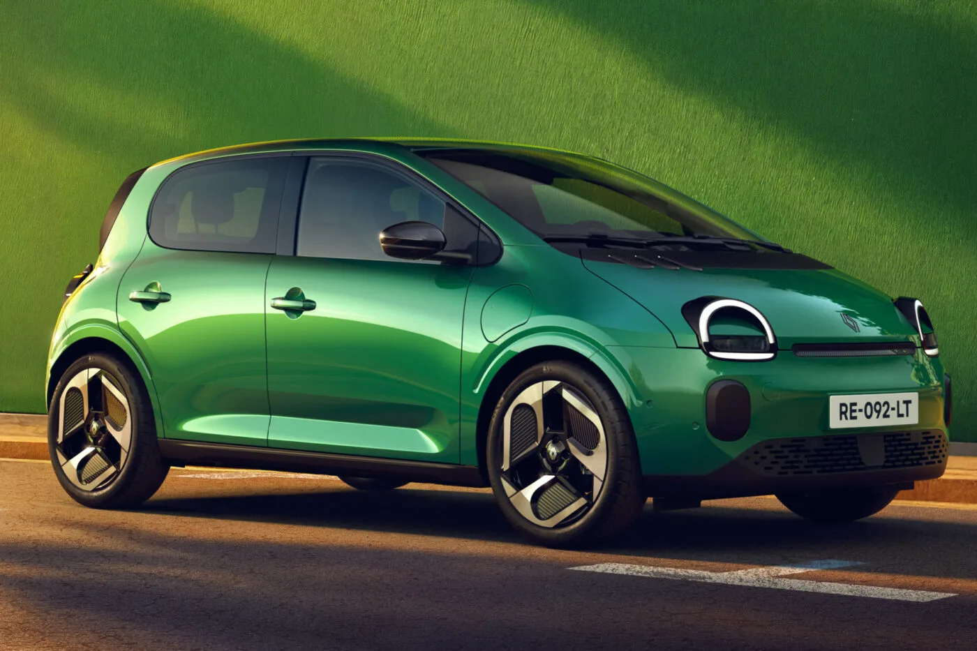 Renault’s Twingo E-Tech Electric to Make Public Debut at Brussels Motor ...