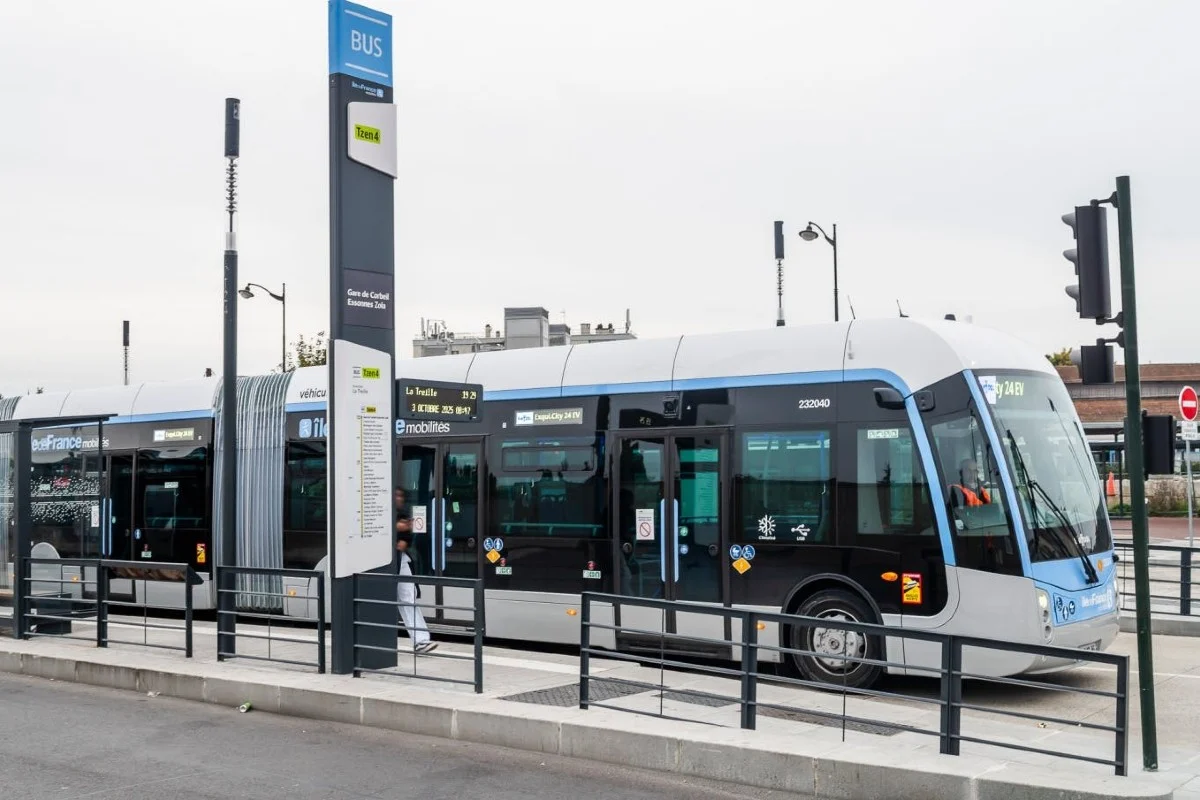 Paris Region Launches Tzen 4 Electric Bus Rapid Transit Line